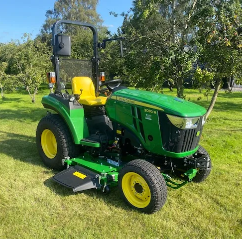 John Deere - 2032R Compact Tractor - Charlies Ag & Turf, formally ...